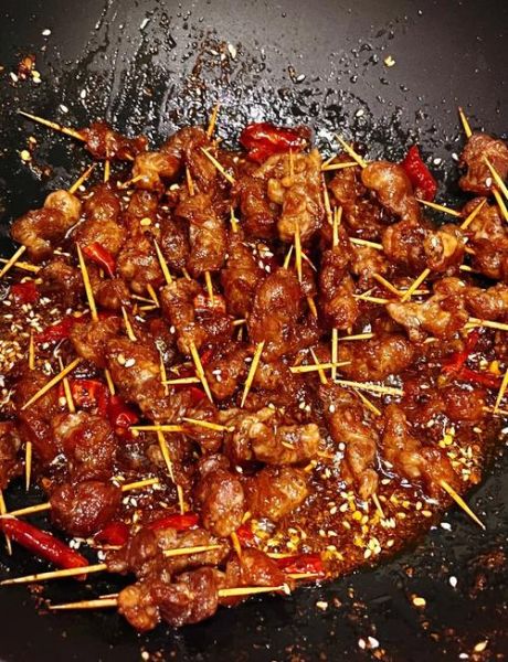 牙签肉怎么做_牙签肉用烤箱还是油炸-第1张图片-山城妙识