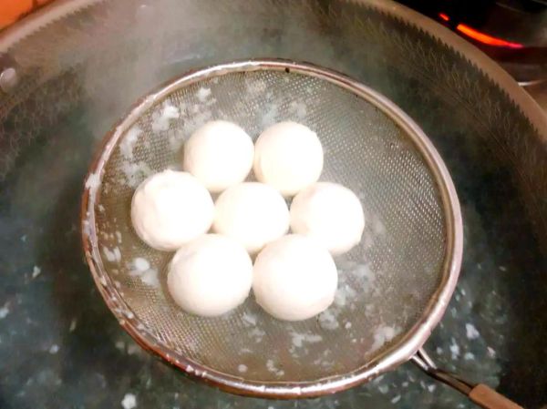 炸汤圆怎么做白不裂开_炸汤圆不裂技巧-第2张图片-山城妙识 炸汤圆怎么做白不裂开_炸汤圆不裂技巧-第2张图片-山城妙识