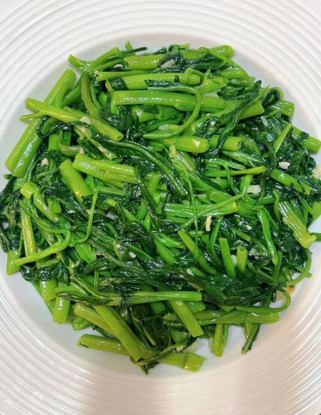 蒜蓉空心菜怎么做_蒜蓉空心菜焯水吗-第1张图片-山城妙识 蒜蓉空心菜怎么做_蒜蓉空心菜焯水吗-第1张图片-山城妙识