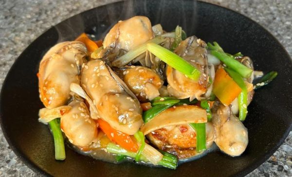 炒生蚝的家常做法_生蚝怎么炒才鲜嫩-第3张图片-山城妙识