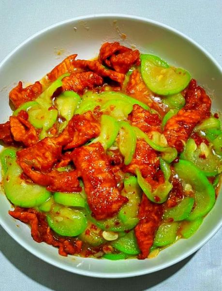 丝瓜炒肉怎么炒_丝瓜炒肉先炒哪个-第2张图片-山城妙识 丝瓜炒肉怎么炒_丝瓜炒肉先炒哪个-第2张图片-山城妙识