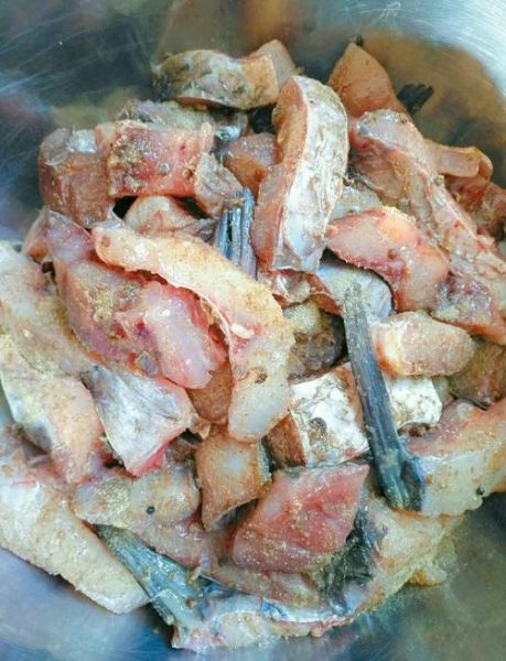 腌咸鱼10斤鱼放多少盐_咸鱼盐比例怎么掌握-第2张图片-山城妙识 腌咸鱼10斤鱼放多少盐_咸鱼盐比例怎么掌握-第2张图片-山城妙识