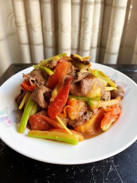 西红柿烧牛肉怎么做_西红柿烧牛肉的营养价值-第3张图片-山城妙识 西红柿烧牛肉怎么做_西红柿烧牛肉的营养价值-第3张图片-山城妙识