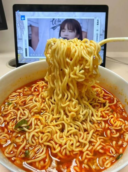 老坛酸菜牛肉面哪个牌子好吃_老坛酸菜牛肉面做法-第2张图片-山城妙识