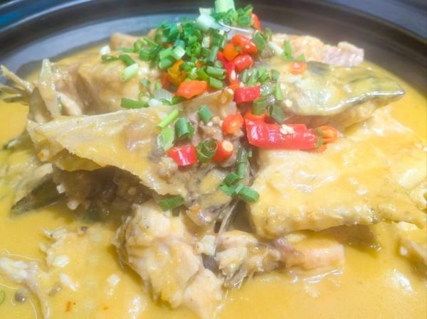 炖鮰鱼怎么做好吃_鮰鱼炖多久才入味-第1张图片-山城妙识