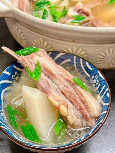 红烧羊排炖萝卜怎么做_羊排去膻技巧-第1张图片-山城妙识 红烧羊排炖萝卜怎么做_羊排去膻技巧-第1张图片-山城妙识