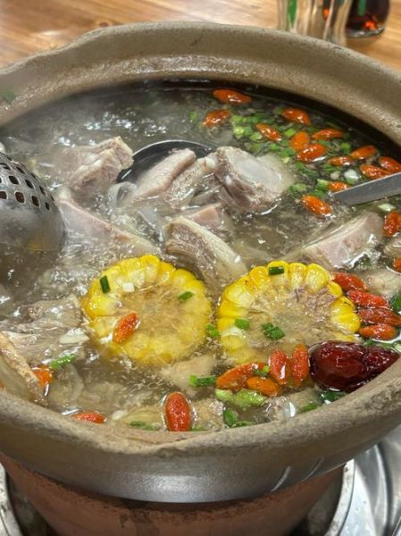 羊肉煲怎么做才没膻味_羊肉煲最正宗的做法-第1张图片-山城妙识 羊肉煲怎么做才没膻味_羊肉煲最正宗的做法-第1张图片-山城妙识