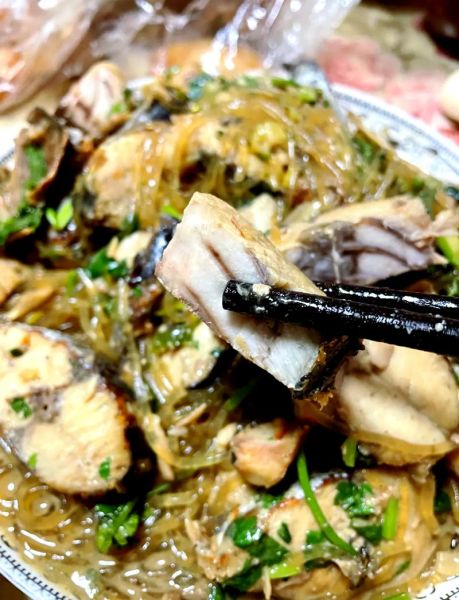 鲅鱼炖粉条怎么做_鲅鱼炖粉条用不用焯水-第1张图片-山城妙识 鲅鱼炖粉条怎么做_鲅鱼炖粉条用不用焯水-第1张图片-山城妙识