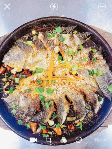 铁板鲫鱼怎么做_铁板鲫鱼配料有哪些-第1张图片-山城妙识 铁板鲫鱼怎么做_铁板鲫鱼配料有哪些-第1张图片-山城妙识