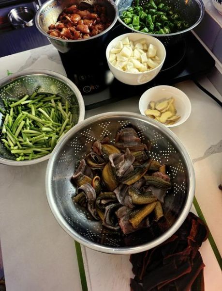 红烧鳝鱼怎么烧好吃_正宗红烧鳝鱼窍门-第1张图片-山城妙识 红烧鳝鱼怎么烧好吃_正宗红烧鳝鱼窍门-第1张图片-山城妙识