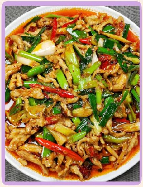 青蒜炒肉怎么炒才好吃_青蒜炒肉先炒肉还是先炒蒜-第1张图片-山城妙识 青蒜炒肉怎么炒才好吃_青蒜炒肉先炒肉还是先炒蒜-第1张图片-山城妙识