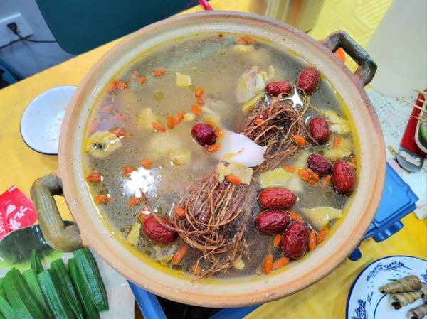 五指毛桃煲什么汤好喝_五指毛桃煲汤最佳搭配-第3张图片-山城妙识 五指毛桃煲什么汤好喝_五指毛桃煲汤最佳搭配-第3张图片-山城妙识