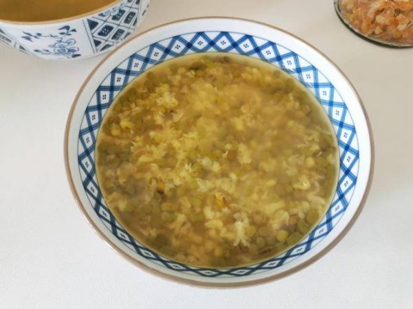 绿豆粥怎么做清热解毒_绿豆粥清热解毒做法-第3张图片-山城妙识