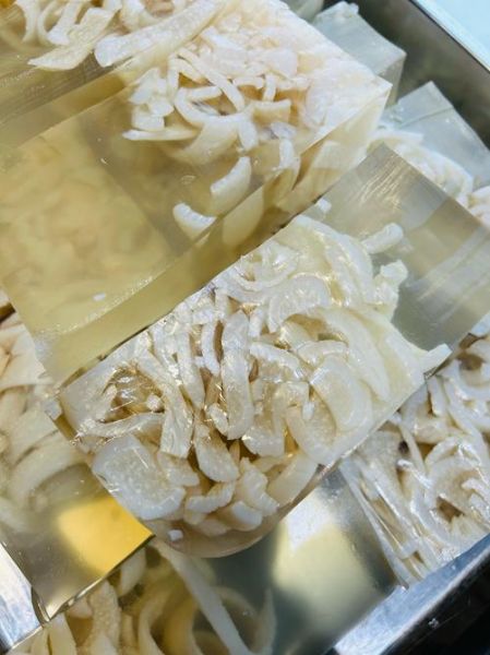 皮冻是什么_皮冻怎么做才透明-第3张图片-山城妙识