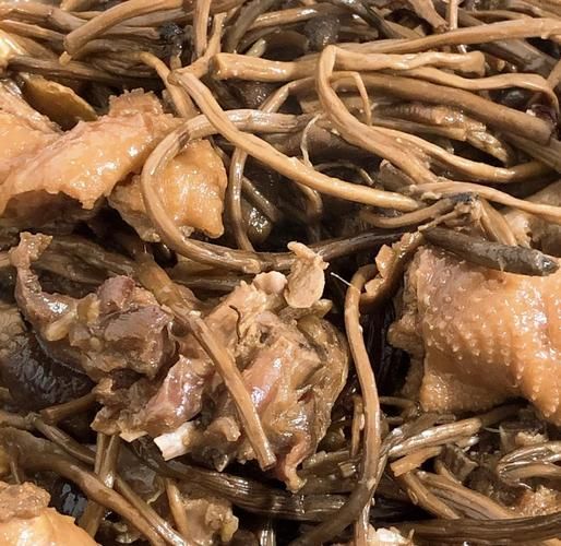 茶树菇鸡汤怎么炖好喝_茶树菇鸡汤做法-第1张图片-山城妙识