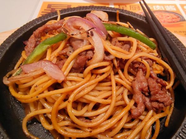 黑椒牛排面怎么做_黑椒牛排面热量高吗-第2张图片-山城妙识