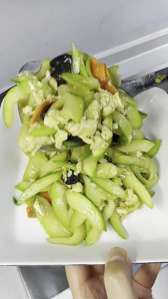 老西葫芦怎么做好吃_老西葫芦炒蛋做法-第1张图片-山城妙识