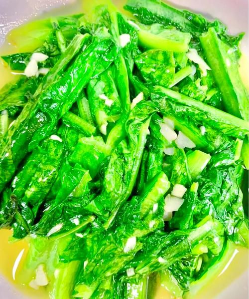 炒油麦菜怎么炒才脆嫩_油麦菜焯水还是不焯水-第1张图片-山城妙识