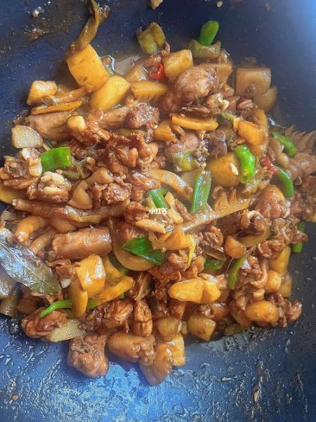 最简单的炒鸡做法_新手炒鸡需要焯水吗-第2张图片-山城妙识 最简单的炒鸡做法_新手炒鸡需要焯水吗-第2张图片-山城妙识