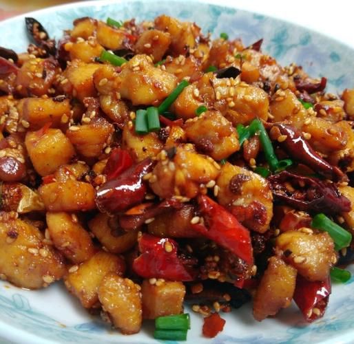 辣子鸡丁用鸡腿肉还是鸡胸肉_口感差别有多大-第1张图片-山城妙识