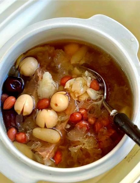 滋润养颜的汤水有哪些_适合女生的滋补汤方-第2张图片-山城妙识