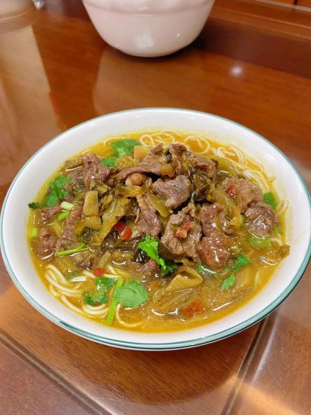 酸菜牛肉面怎么做最好吃_酸菜牛肉面汤头秘诀-第1张图片-山城妙识 酸菜牛肉面怎么做最好吃_酸菜牛肉面汤头秘诀-第1张图片-山城妙识