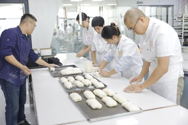 学蛋糕培训班多少钱一个月_学蛋糕培训班费用贵不贵-第3张图片-山城妙识 学蛋糕培训班多少钱一个月_学蛋糕培训班费用贵不贵-第3张图片-山城妙识