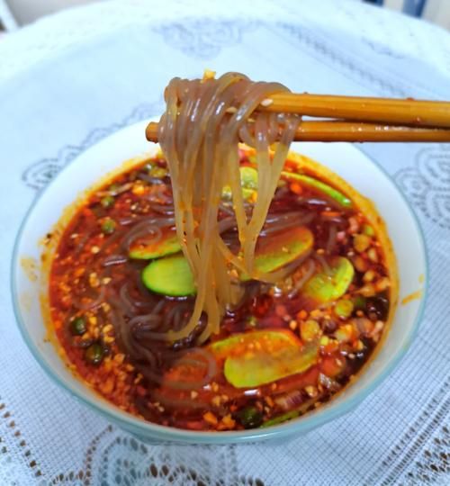 家庭酸辣粉怎么做_酸辣粉调料比例是多少-第3张图片-山城妙识 家庭酸辣粉怎么做_酸辣粉调料比例是多少-第3张图片-山城妙识