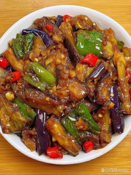 茄子尖椒怎么炒好吃_茄子尖椒的家常做法-第1张图片-山城妙识