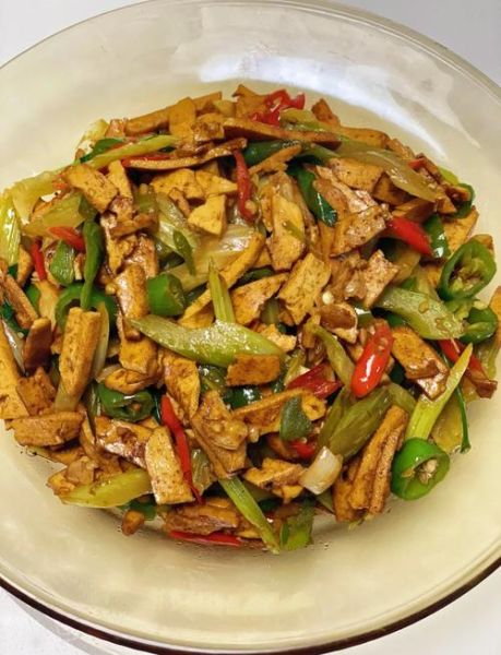 香芹菜怎么炒好吃_香芹菜的家常做法-第2张图片-山城妙识 香芹菜怎么炒好吃_香芹菜的家常做法-第2张图片-山城妙识