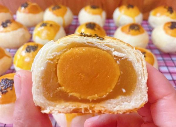 蛋黄酥的油酥怎么做_蛋黄酥油酥比例是多少-第3张图片-山城妙识 蛋黄酥的油酥怎么做_蛋黄酥油酥比例是多少-第3张图片-山城妙识