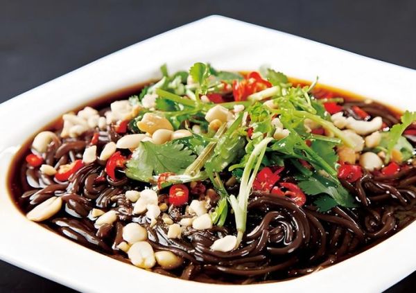 蕨根粉怎么凉拌好吃_蕨根粉凉拌要不要焯水-第1张图片-山城妙识