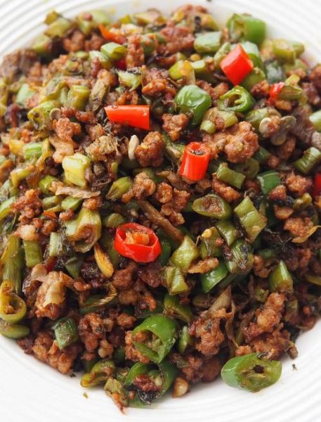 四季豆炒肉怎么炒才好吃_最正宗的做法-第1张图片-山城妙识