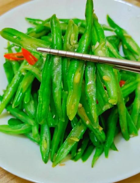 蒜蓉四季豆怎么做_四季豆焯水几分钟才脆绿-第1张图片-山城妙识 蒜蓉四季豆怎么做_四季豆焯水几分钟才脆绿-第1张图片-山城妙识