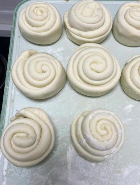 葱油饼怎么做才外酥内软_葱油饼酥脆的秘诀-第1张图片-山城妙识 葱油饼怎么做才外酥内软_葱油饼酥脆的秘诀-第1张图片-山城妙识