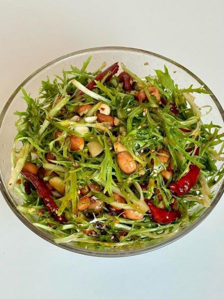 苦菊花生米怎么凉拌好吃_苦菊拌花生米的做法窍门-第1张图片-山城妙识