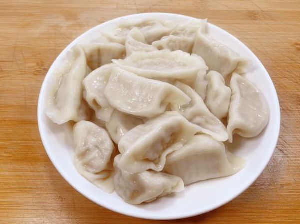白菜素馅饺子怎么调馅_白菜素馅饺子要不要焯水-第3张图片-山城妙识 白菜素馅饺子怎么调馅_白菜素馅饺子要不要焯水-第3张图片-山城妙识
