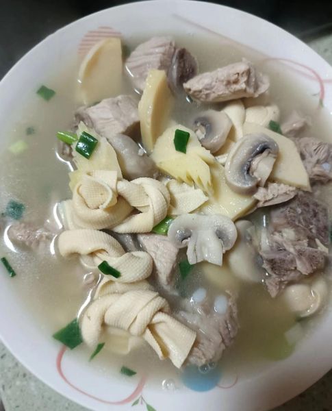 排骨冬笋汤怎么做_冬笋排骨汤的家常做法-第1张图片-山城妙识