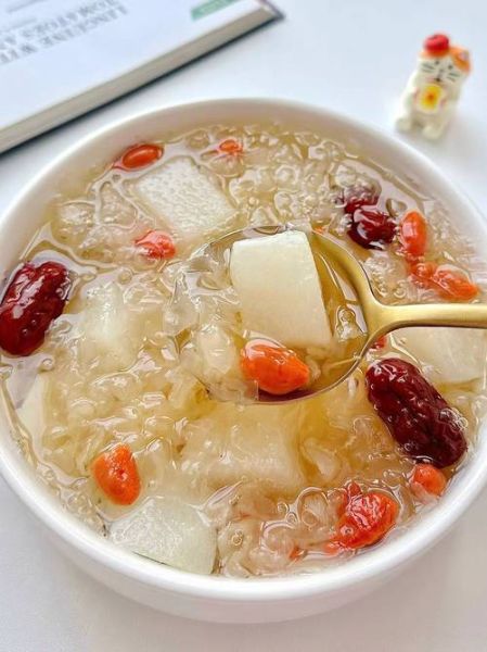 银耳汤怎么做清热去火_银耳汤去火放什么食材-第2张图片-山城妙识