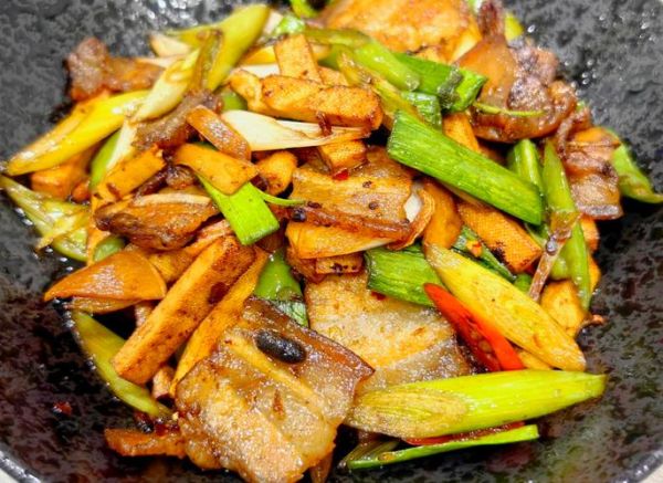 干锅肉怎么做才好吃_干锅肉的家常做法大全-第1张图片-山城妙识