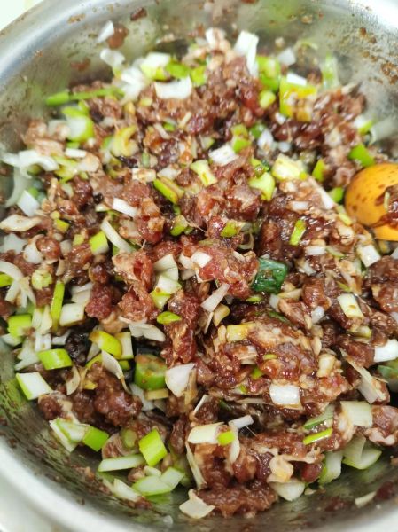 猪肉包子馅怎么调才鲜嫩多汁_家常做法比例是多少-第2张图片-山城妙识 猪肉包子馅怎么调才鲜嫩多汁_家常做法比例是多少-第2张图片-山城妙识