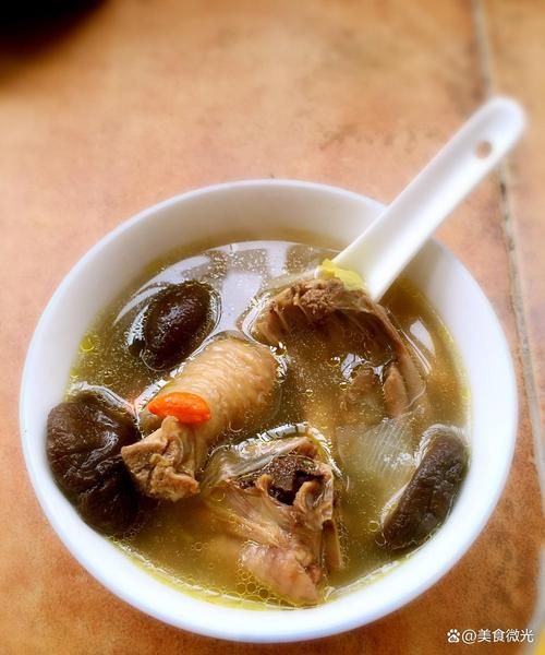 香菇鸡汤隔夜可以喝吗_隔夜汤安全保存方法-第1张图片-山城妙识
