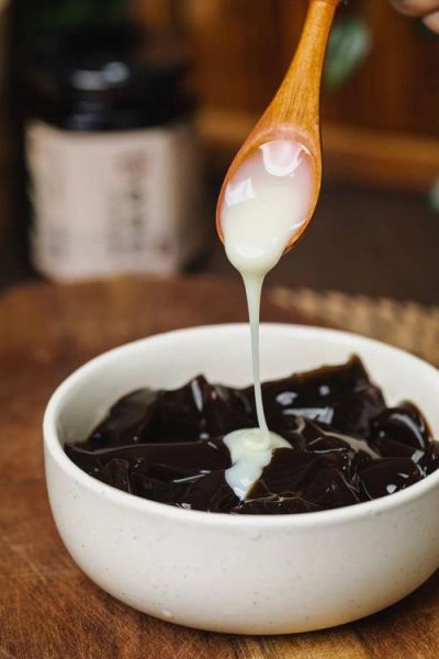 龟苓膏的功效与作用_龟苓膏怎么吃不上火-第1张图片-山城妙识 龟苓膏的功效与作用_龟苓膏怎么吃不上火-第1张图片-山城妙识