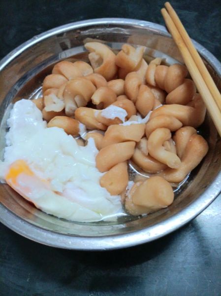 鸡蛋炒麻花家常做法_鸡蛋炒麻花怎么做-第1张图片-山城妙识