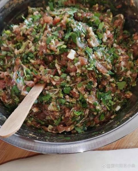 香菜素馅饺子馅怎么调好吃_香菜素馅饺子馅的做法窍门-第3张图片-山城妙识