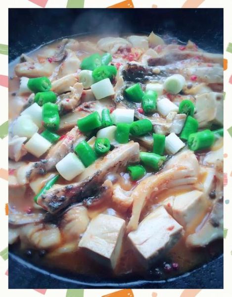 鱼烧豆腐怎么做_鱼烧豆腐的家常做法大全-第1张图片-山城妙识