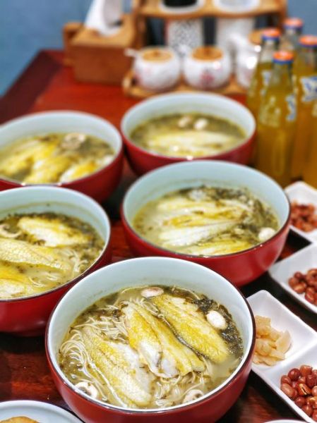 雪菜黄鱼面怎么做_雪菜黄鱼面最正宗的做法-第1张图片-山城妙识