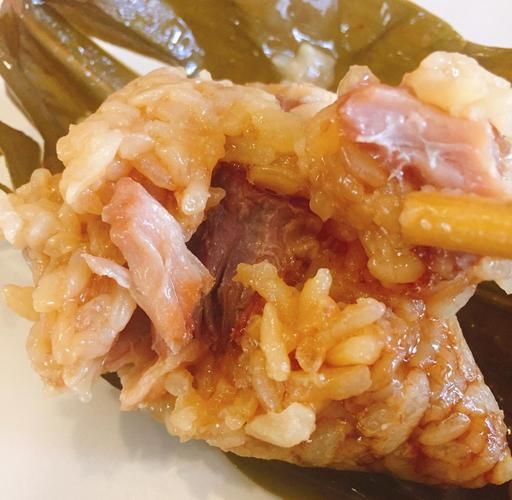 蛋黄肉粽图片大全_蛋黄肉粽怎么包-第3张图片-山城妙识