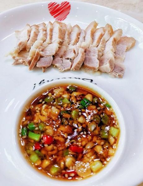 蒜泥白肉酱汁怎么做_蒜泥白肉酱汁比例-第2张图片-山城妙识