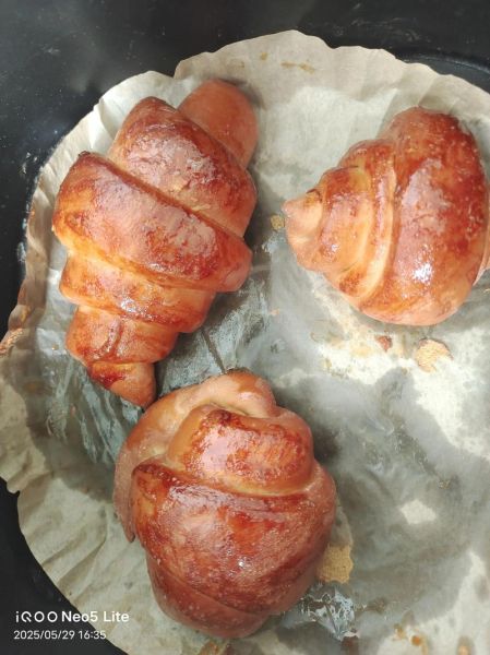 金牛角面包的做法_金牛角面包为什么硬-第2张图片-山城妙识